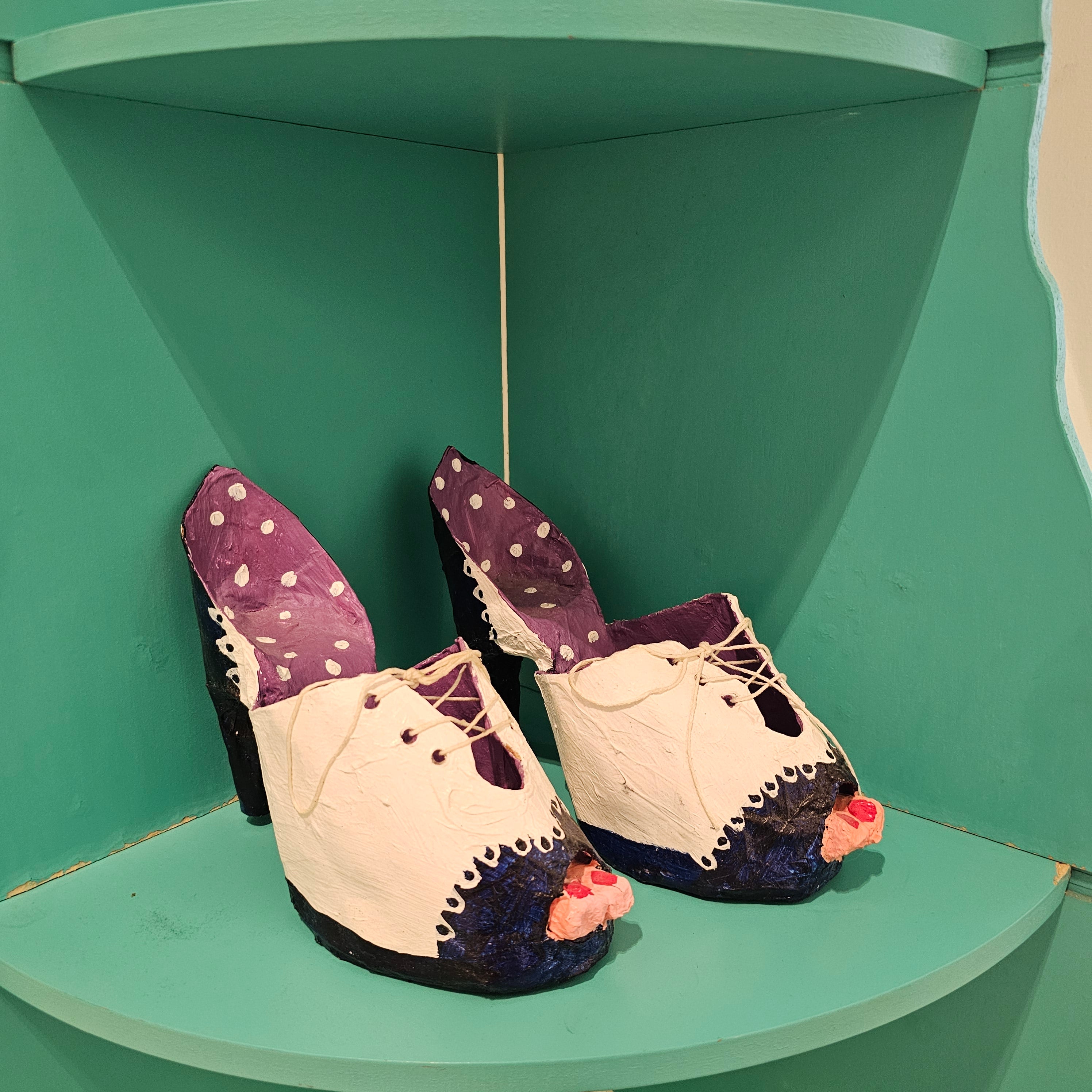 Signed Paper Mache High Heel Sculpture – findfurnish