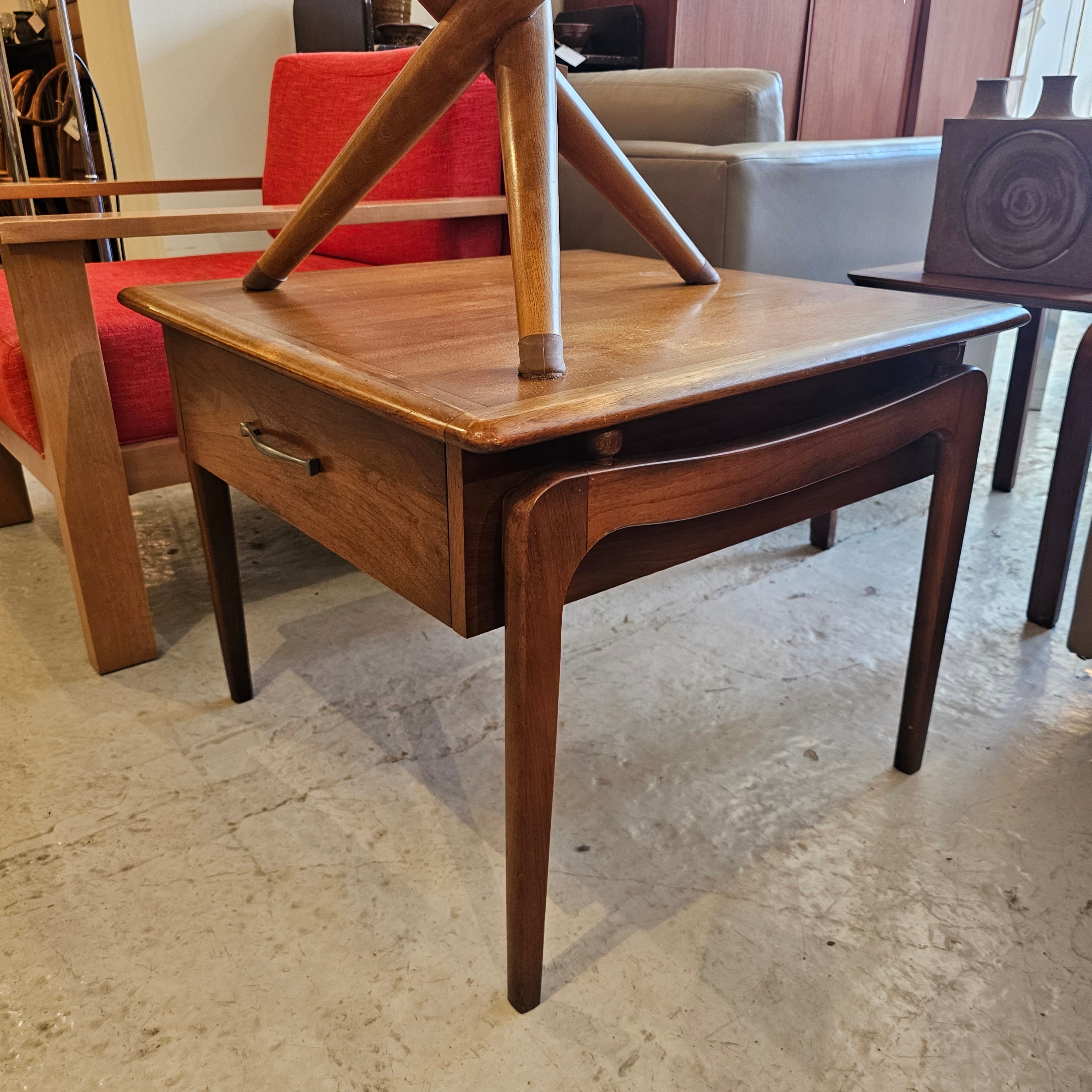 Vintage Lane Side Table – findfurnish